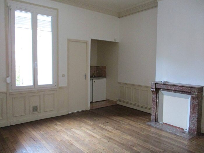 Appartement à louer - Centre Ville, Reims - 2 pièces - 1 chambre