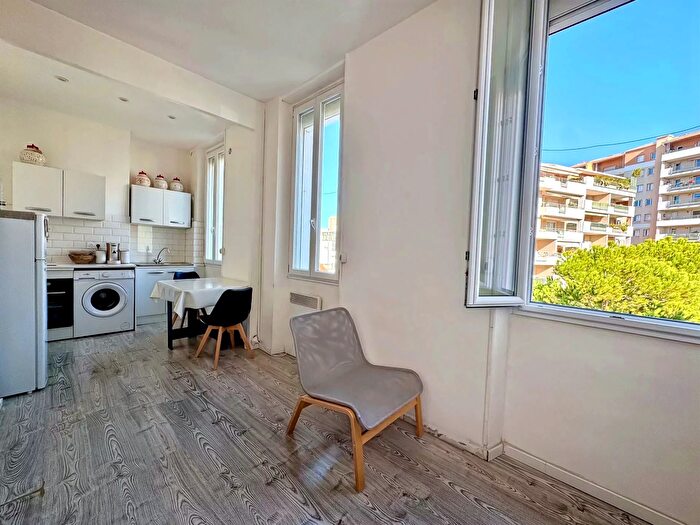 Appartement à vendre - Marseille e , Baille - 2 pièces - 1 chambre