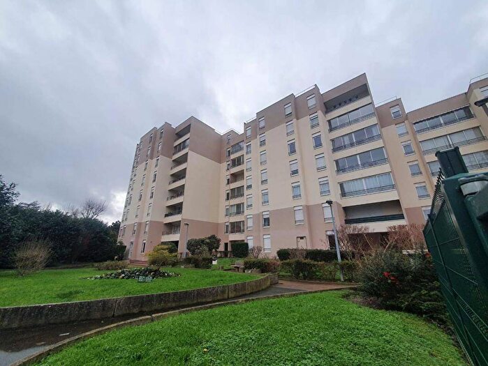 Appartement à louer - Hôtel de Ville-Bel Air, Franconville - 3 pièces - 2 chambres