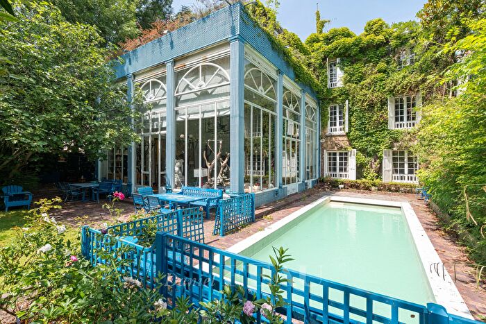 Maison à vendre - Rueil-Malmaison, Buzenval - 10 pièces - 6 chambres