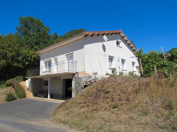 Nieuil - Maison 7 pièces à vendre