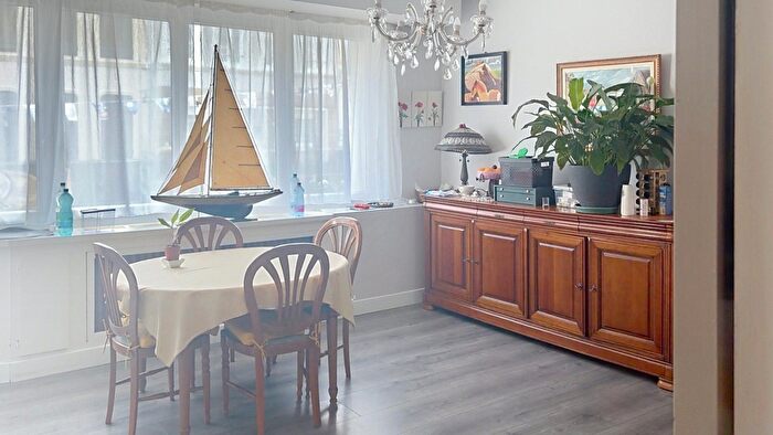 Appartement 4 pièces à vendre - Boulogne-sur-Mer, Saint-Pierre