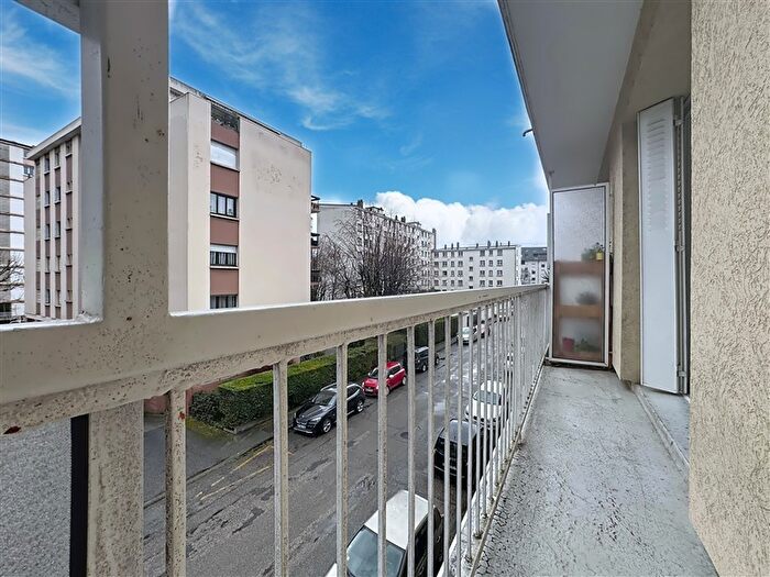 Appartement à louer - Grenoble, Bajatière - 4 pièces - 3 chambres