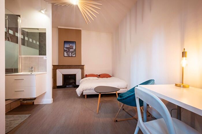 Appartement à louer - Saint-Étienne, Centre-ville, Peuple, Chavanelle - 1 pièce