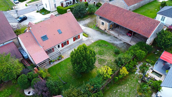 Maison à vendre - Is-sur-Tille - 8 pièces - 5 chambres