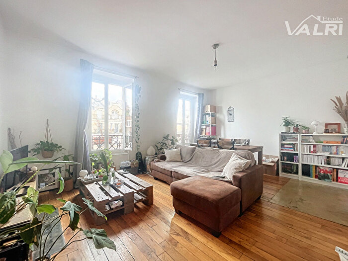 Paris 18ème, Porte de Clignancourt, Porte Montmartre, Moskowa : Appartement 2 pièces à vendre