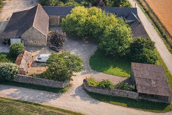 Maison à vendre - Montreuil-Bellay - 9 pièces - 4 chambres