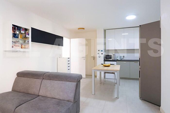 Appartement à vendre - Saint-Laurent-du-Var, Jacquons, Plateaux Fleuris - 2 pièces - 1 chambre