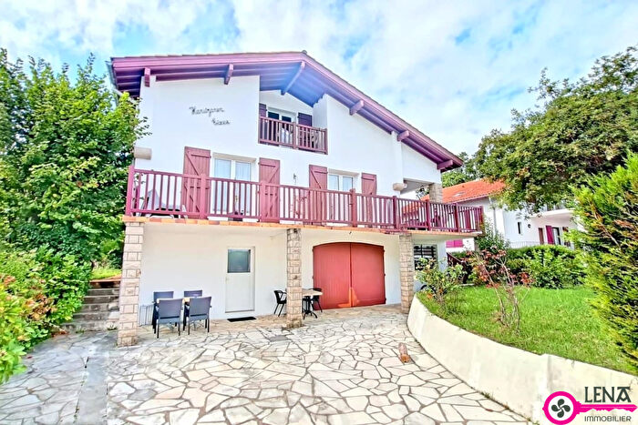 Maison à vendre - Hendaye, Lissardy - 8 pièces - 5 chambres