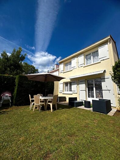 Maison 4 pièces à Saint-Sébastien-sur-Loire, Est, à vendre