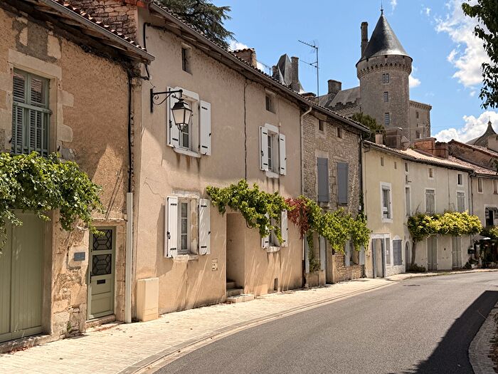 Maison 6 pièces à vendre à Verteuil-sur-Charente