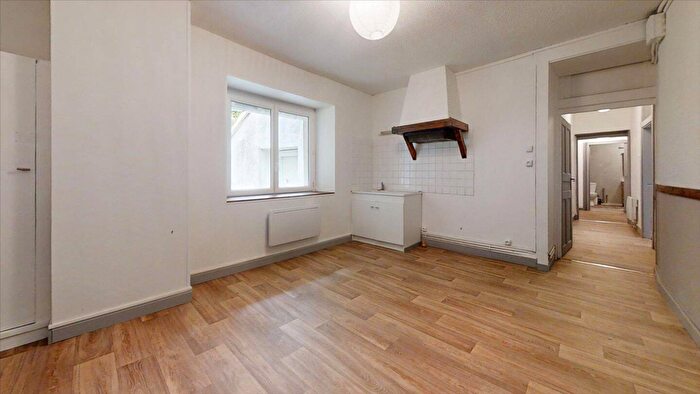 Appartement à louer - La Prairie-Cour, Baume-les-Dames - 2 pièces - 1 chambre