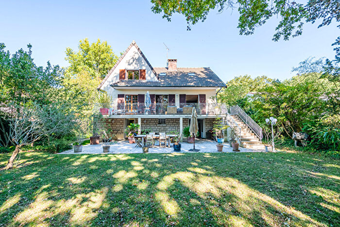 Maison à vendre - Noisy-le-Grand, Sud - 8 pièces - 4 chambres