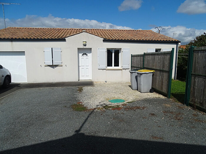 Maison 4 pièces à Surgères, à louer
