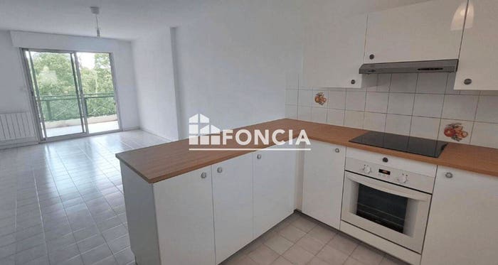 Centre Ville, Aix-en-Provence : Appartement 2 pièces à louer