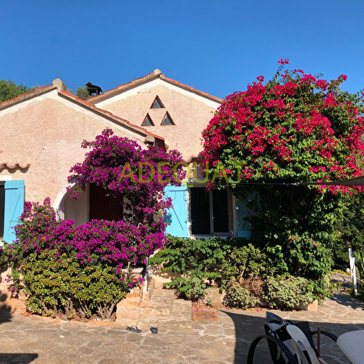 Maison 4 pièces à Hyères, Ile du Levant, à vendre