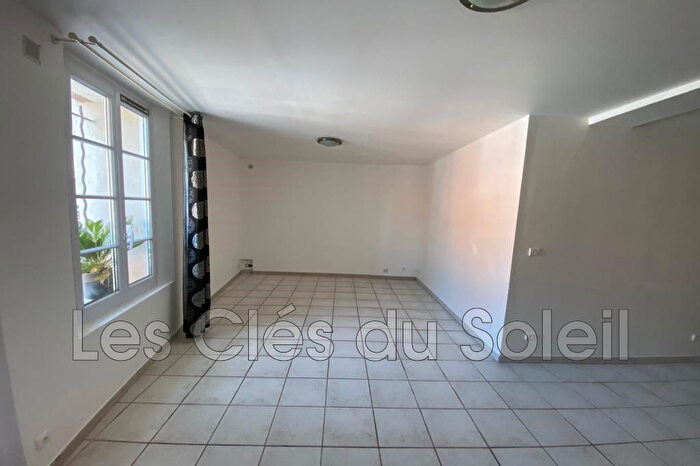 Appartement à vendre - Brignoles, Centre-ville, Vieille ville - 2 pièces - 1 chambre
