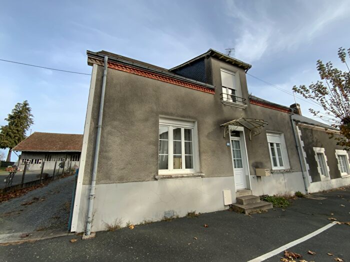Maison à vendre - Aigurande - 5 pièces - 3 chambres