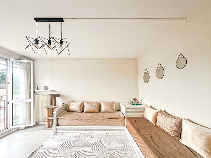 Appartement à vendre - Rosny-sur-Seine - 3 pièces - 2 chambres