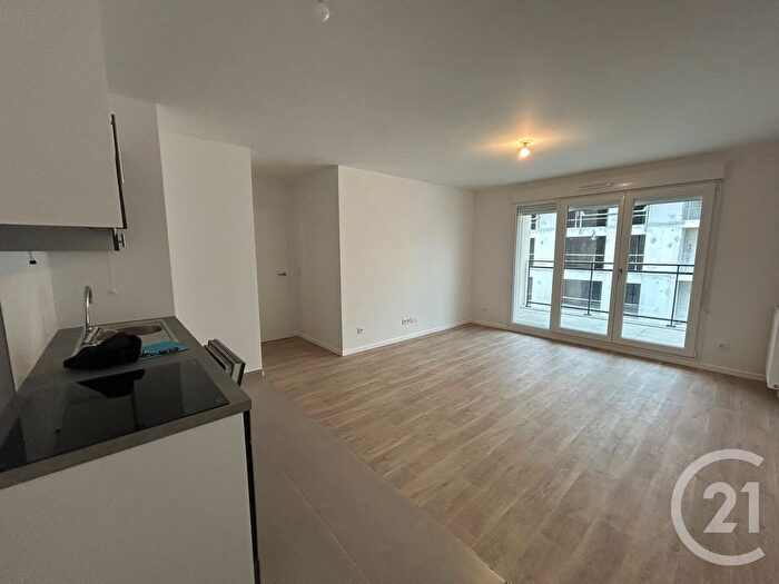 Viry-Châtillon, Chatillon : Appartement 3 pièces à louer