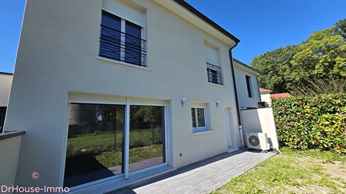 Maison à vendre - Saint-Julien - 7 pièces - 5 chambres