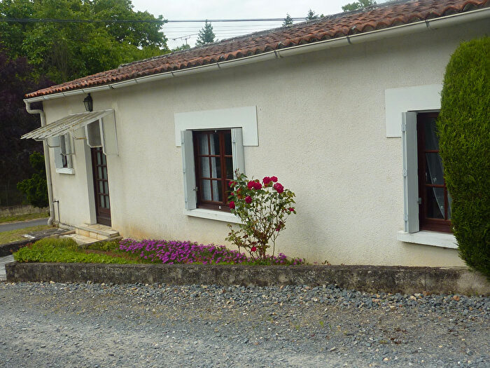 Maison à vendre - Montmorillon - 3 pièces - 2 chambres