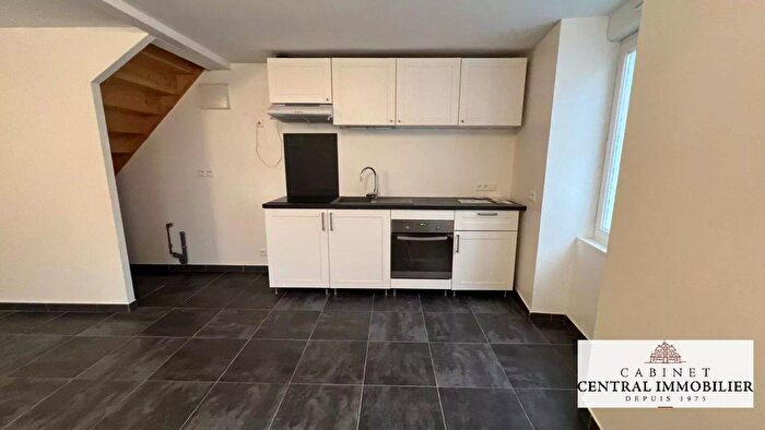 Maison à louer - Romilly sur Seine-Nord Est, Romilly-sur-Seine - 4 pièces - 2 chambres