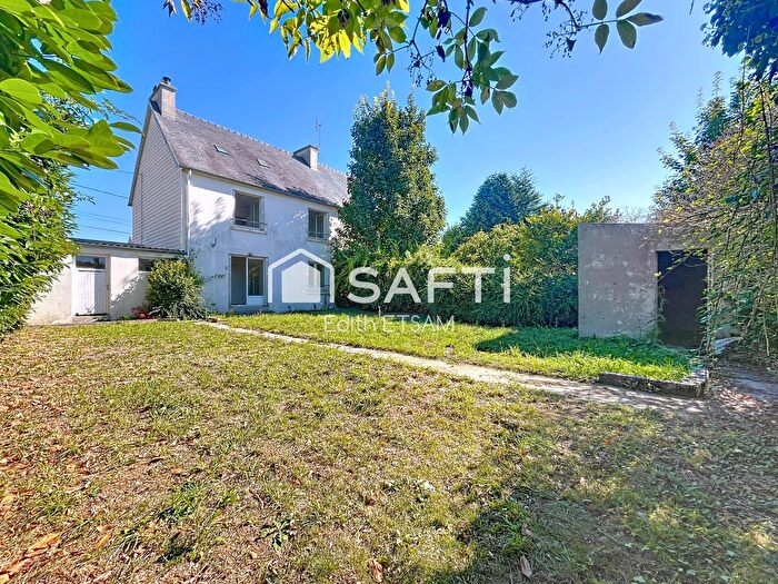 Maison à vendre - Carhaix-Plouguer - 5 pièces - 3 chambres