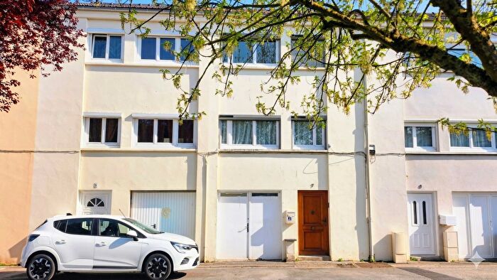 Maison à vendre - Villepreux - 4 pièces - 3 chambres