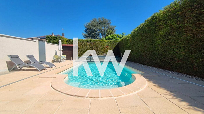 Maison à vendre - Feyzin - 6 pièces - 3 chambres