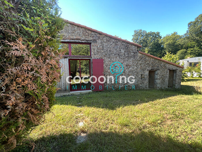 Maisons à vendre et appartements à louer - 1