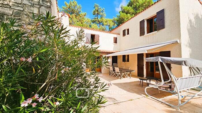 Maison à vendre - Saint-Georges-de-Didonne, Vallières - 8 pièces - 7 chambres