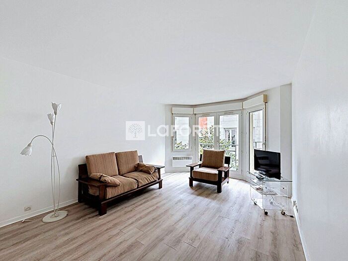 Centre-Voltaire, Asnières-sur-Seine : Appartement 2 pièces à louer