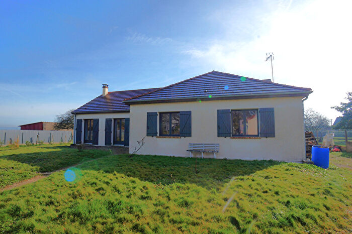 Maison à vendre - La Celle-Saint-Cyr - 5 pièces - 4 chambres