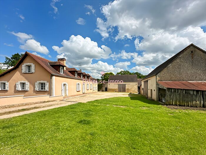 Maison 10 pièces à Igé, à vendre