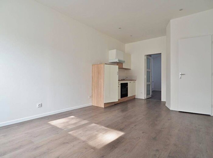 Appartement à louer - Villars-les-Dombes - 2 pièces - 1 chambre