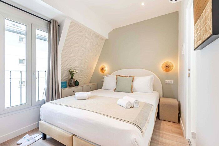 Appartement à louer - Hoche-Friedland, Paris ème arrondissement - 1 pièce