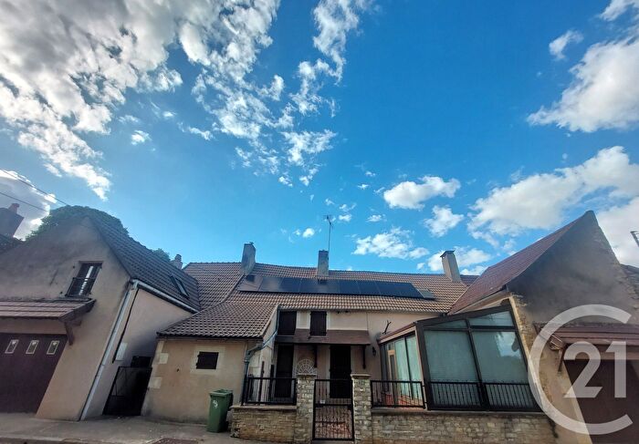 Lucy-sur-Yonne : Maison 6 pièces à vendre