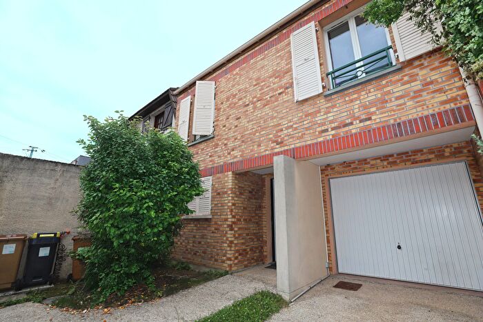 Maison 6 pièces à Montreuil, Ruffins, Théophile Sueur, à vendre