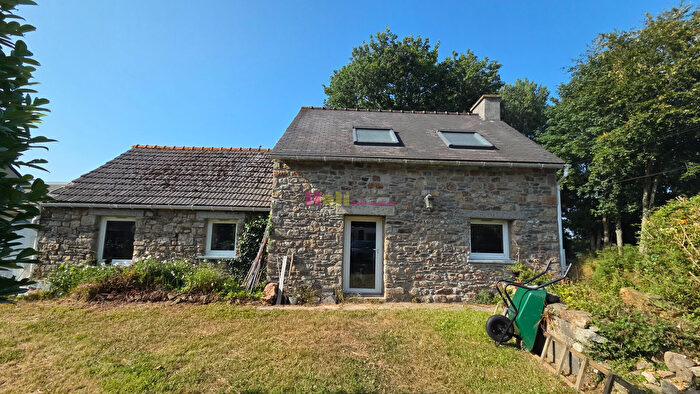 Maison 4 pièces à vendre à Plounéventer