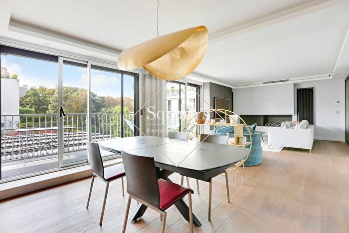 Paris 16ème, Auteuil-Nord, Jasmin, Mirabeau : Appartement 5 pièces à vendre