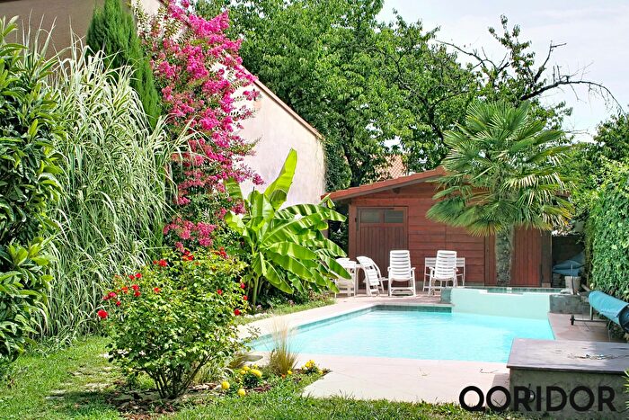 Maison à vendre - Vaulx-en-Velin, Village - 10 pièces - 8 chambres