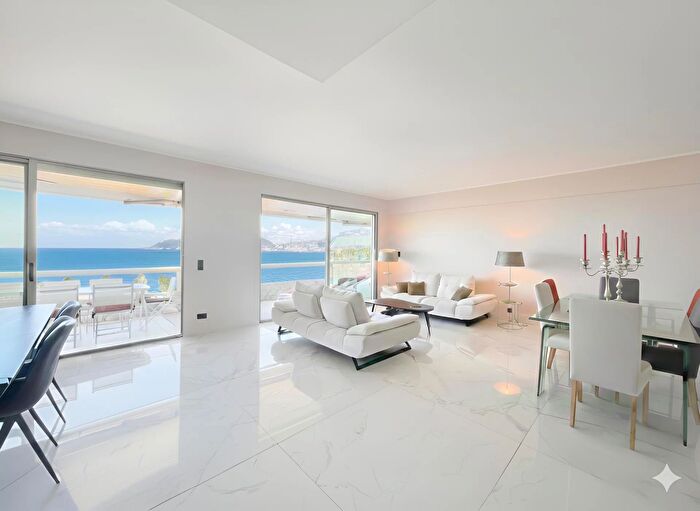 Appartement à vendre - Cannes, Pointe Croisette - 3 pièces - 2 chambres