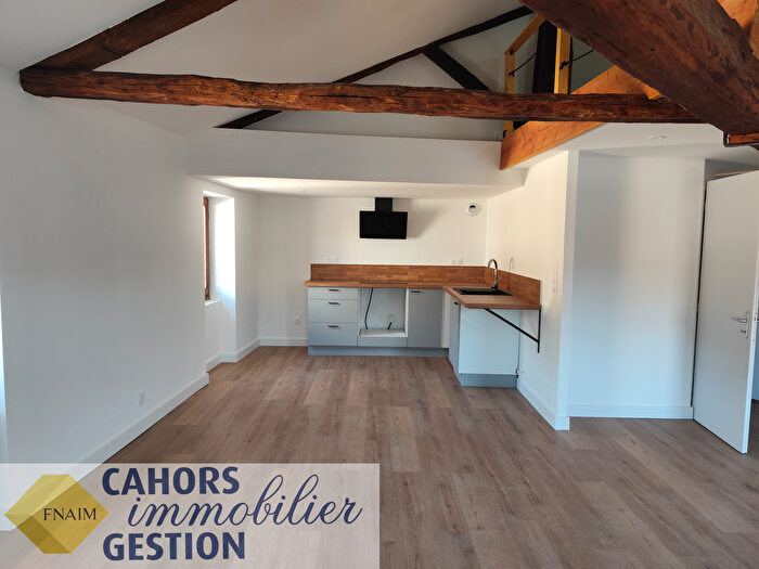 Appartement à louer - Cahors, Centre-ville - 1 pièce - 1 chambre