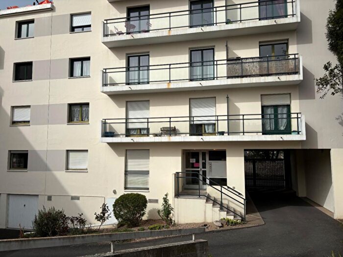 Appartement à louer - Châtellerault, Centre-ville - 2 pièces - 1 chambre