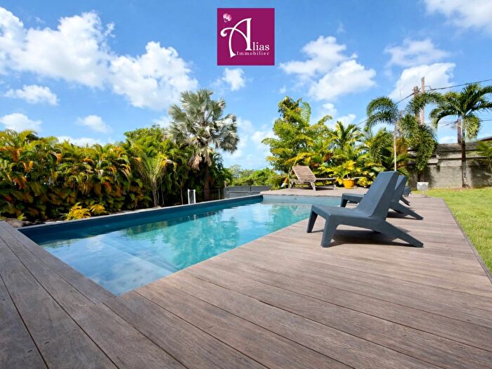 Maison à louer - Baie-Mahault - 5 pièces - 3 chambres