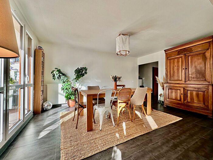 Appartement à vendre - Fontenay-le-Fleury - 5 pièces - 3 chambres