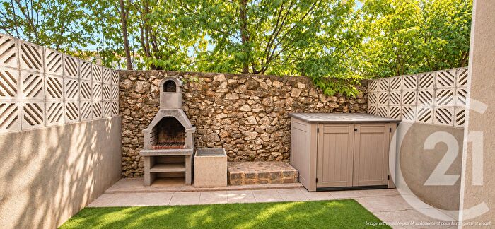 Maison 3 pièces à Saint-Maximin-la-Sainte-Baume, Centre-ville, à vendre
