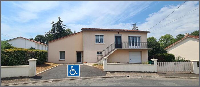 Maison 9 pièces à vendre à Bressuire, Malabry, Bois d'Anne