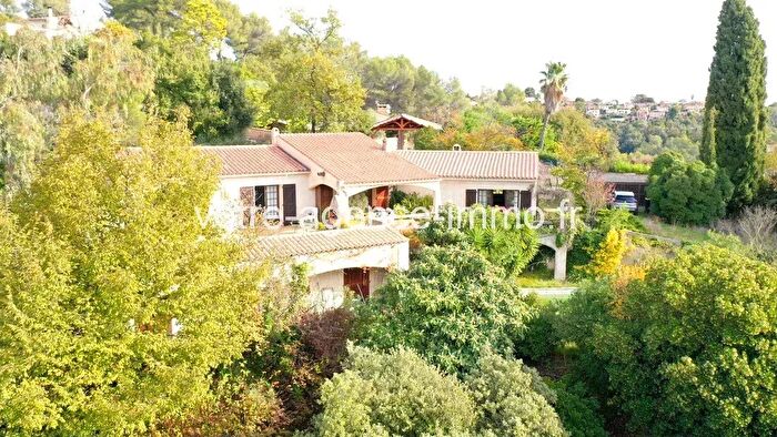 Maison à vendre - La Gaude - 7 pièces - 5 chambres